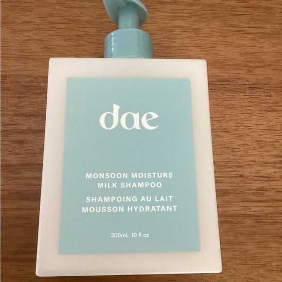 Dae | Bath & Body | Dae Monsoon Moisture Milk Shampoo Blue | Poshmark